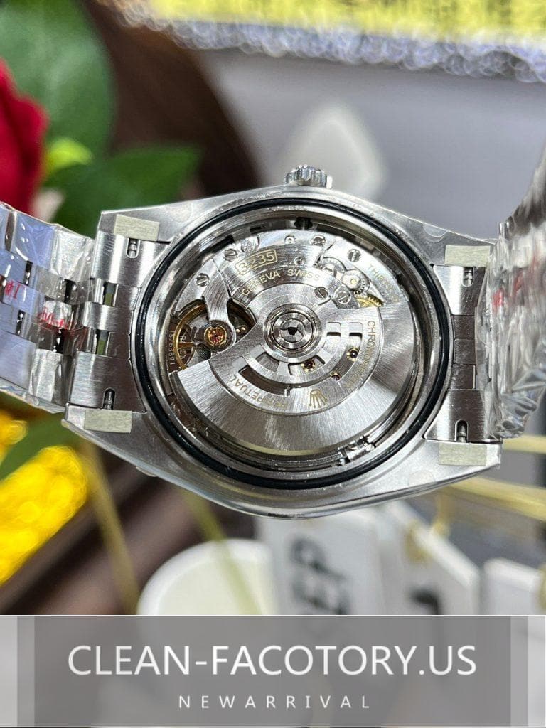 Exquisite Craftsmanship Unveiled: Clean Factory Rolex Datejust 41mm ...
