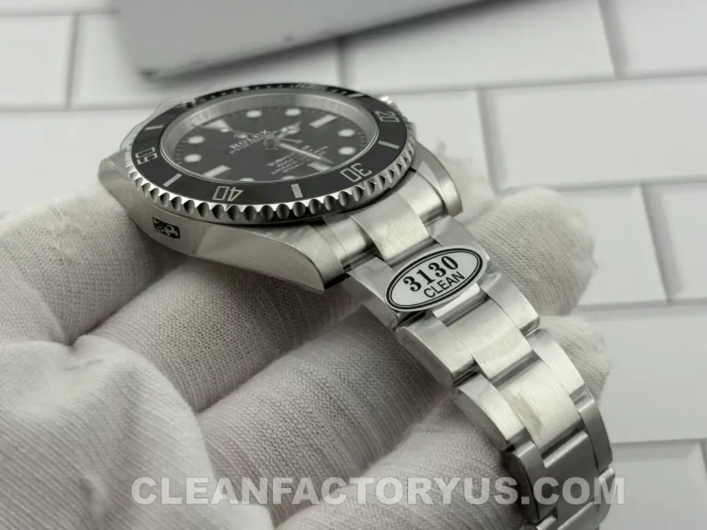 Clean Factory Rolex Submariner 124060 Review: 41mm No-Date, Black ...